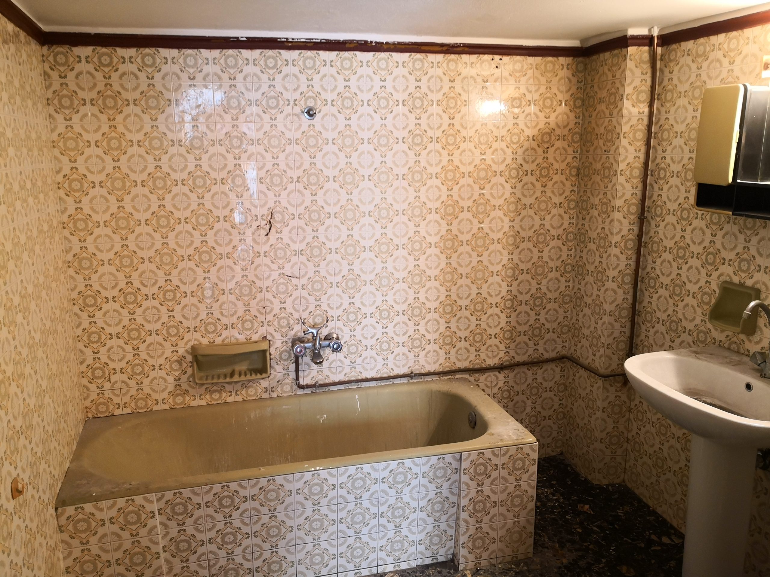 Πλήρης ανακαίνιση μπάνιου - Νίκαια - FixYourBath.GR - Επισμαλτώσεις ...